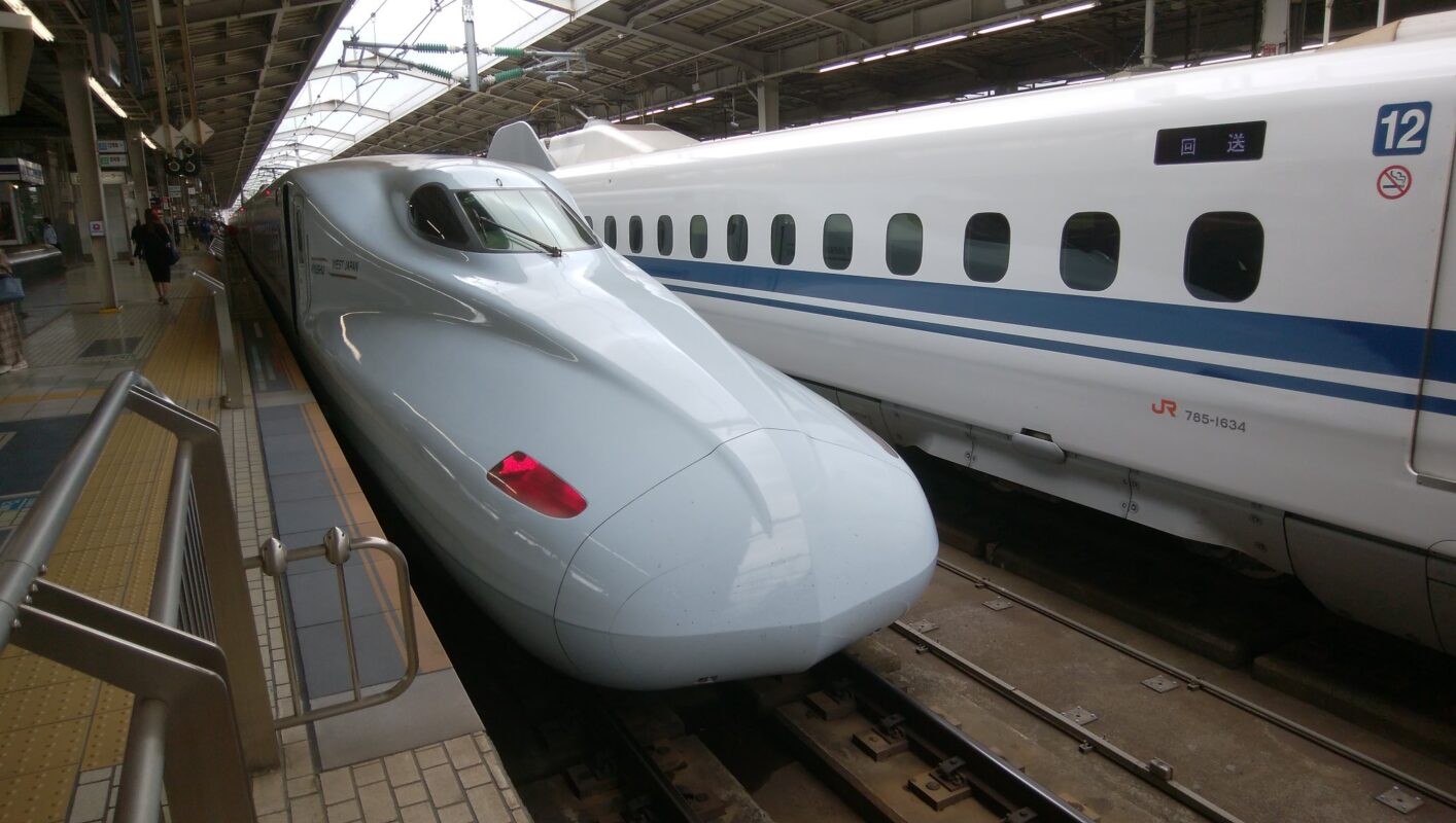 Why is Japanese trains So Accurate? | Tabimania Japan