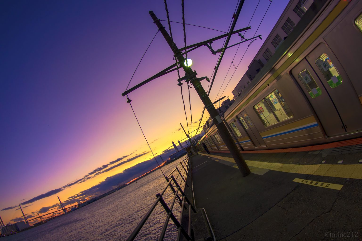 An unexplored station closest to the sea on the Tsurumi Line : "Umi ...