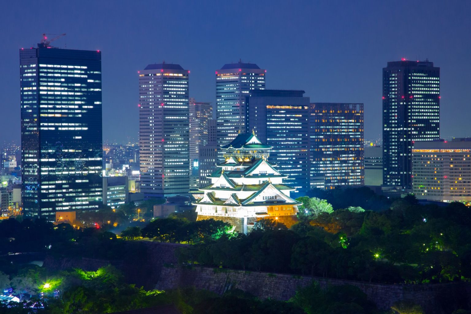 An easy-to-understand explanation of the history of Osaka Castle and ...