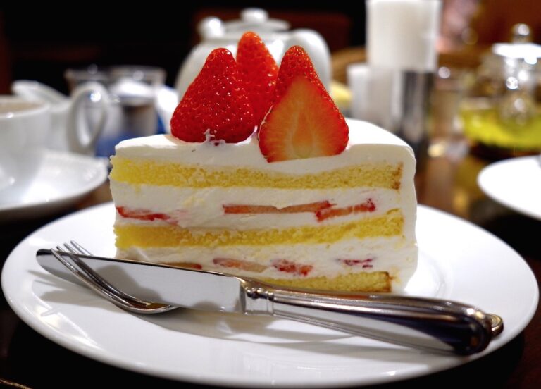 HARBS: Famous Japanese Cake Shop for Fresh Cakes and Desserts ...