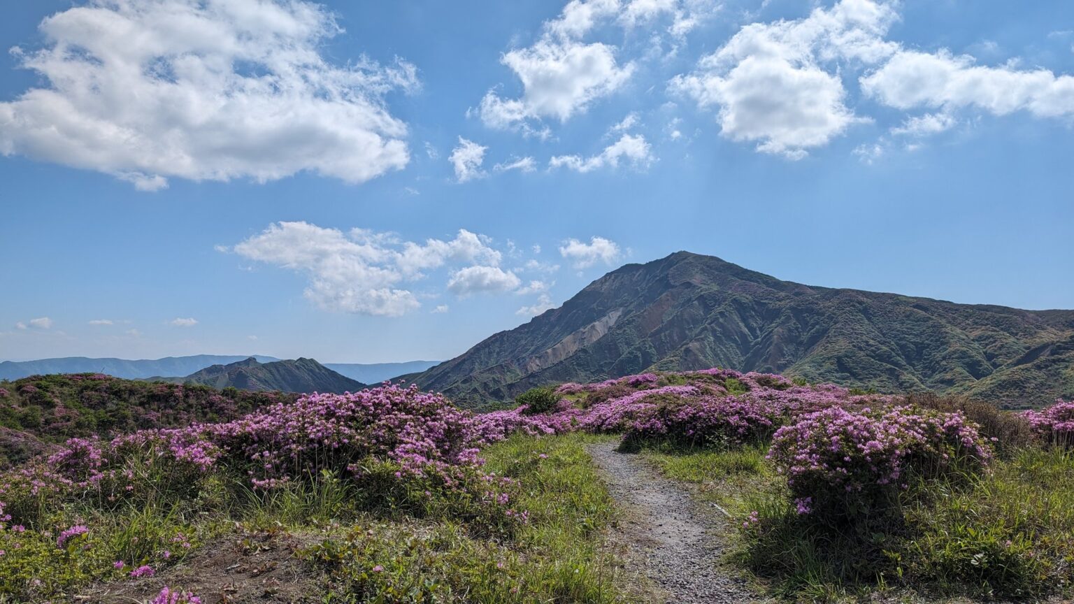 Mt. Aso: A Breathtaking Volcanic Landscape in Kumamoto | Tabimania Japan