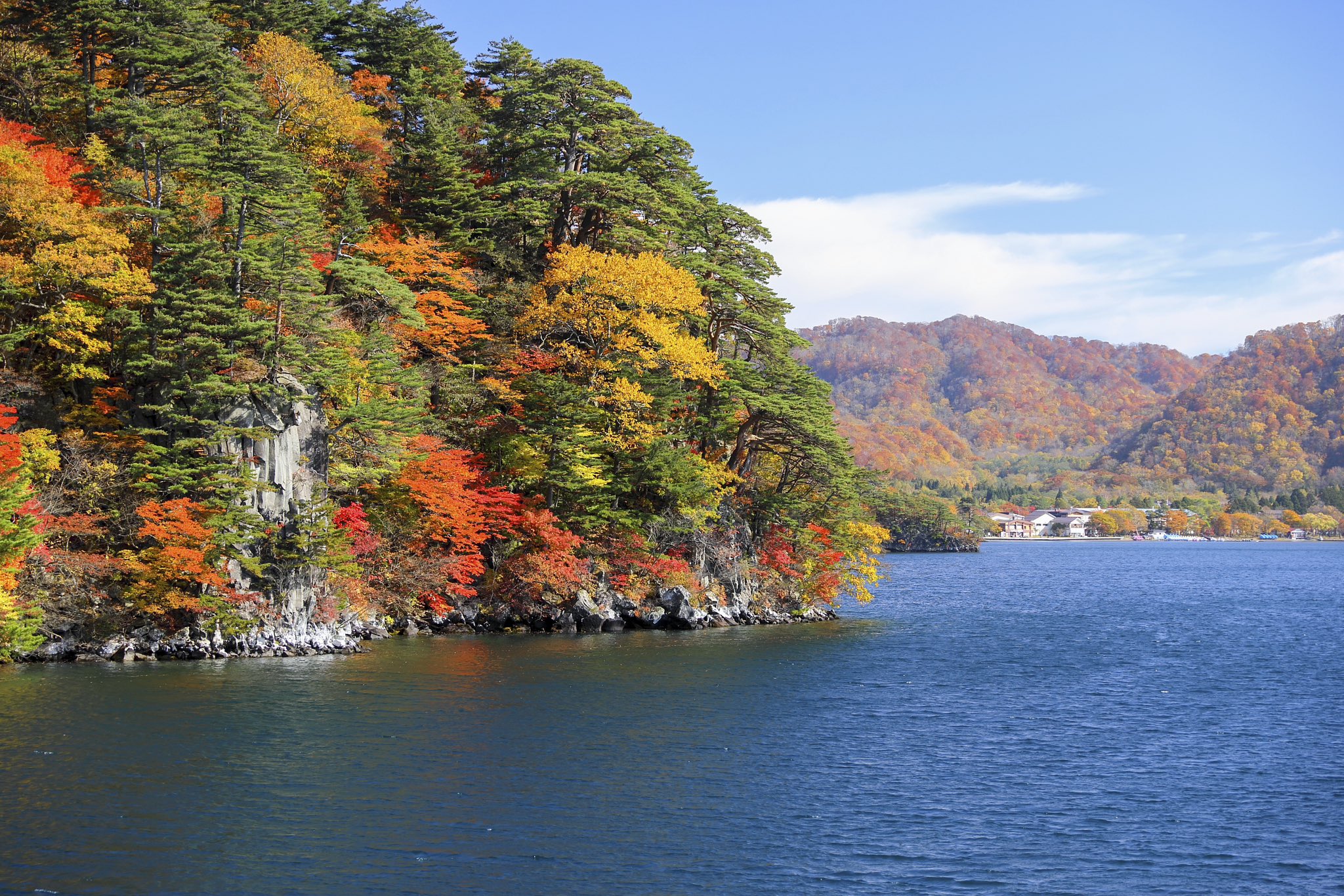 Plan Your Autumn Trip: Japan’s Best Fall Foliage by Region and Timing