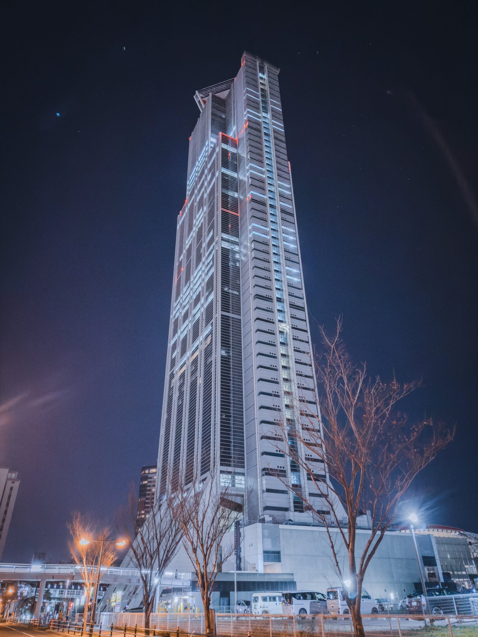 Osaka_night_view_observatry_Sakishima Cosmo Tower_building | Tabimania Japan