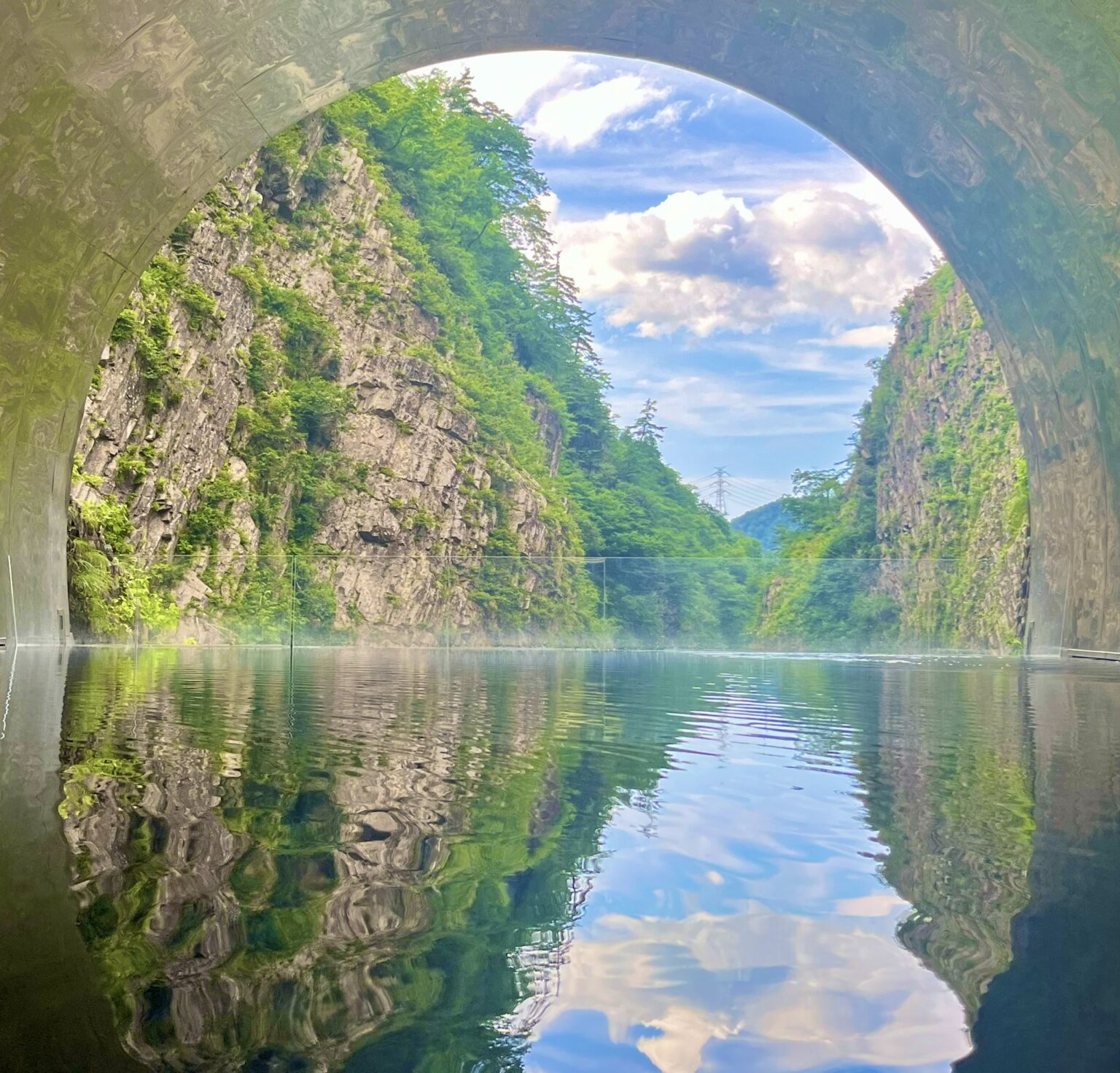 Visit Kiyotsu Gorge Tunnel — A Surreal Mirror World in the Japanese Alps