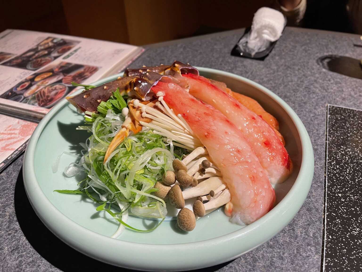 Must-Try Local Foods in Sapporo_Susukino_Yukikatei_Crab | Tabimania Japan