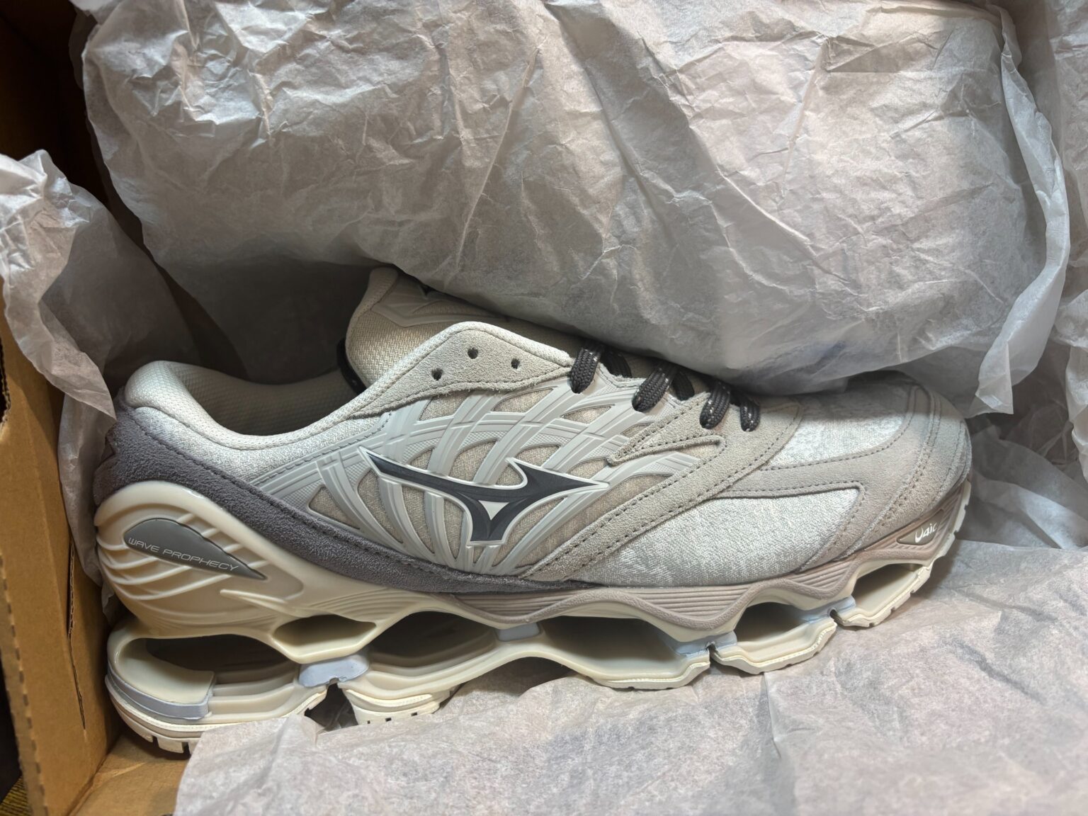 Buy MIZUNO Sneakers Cheaper in Japan – Exclusive SPORTSTYLE Collection