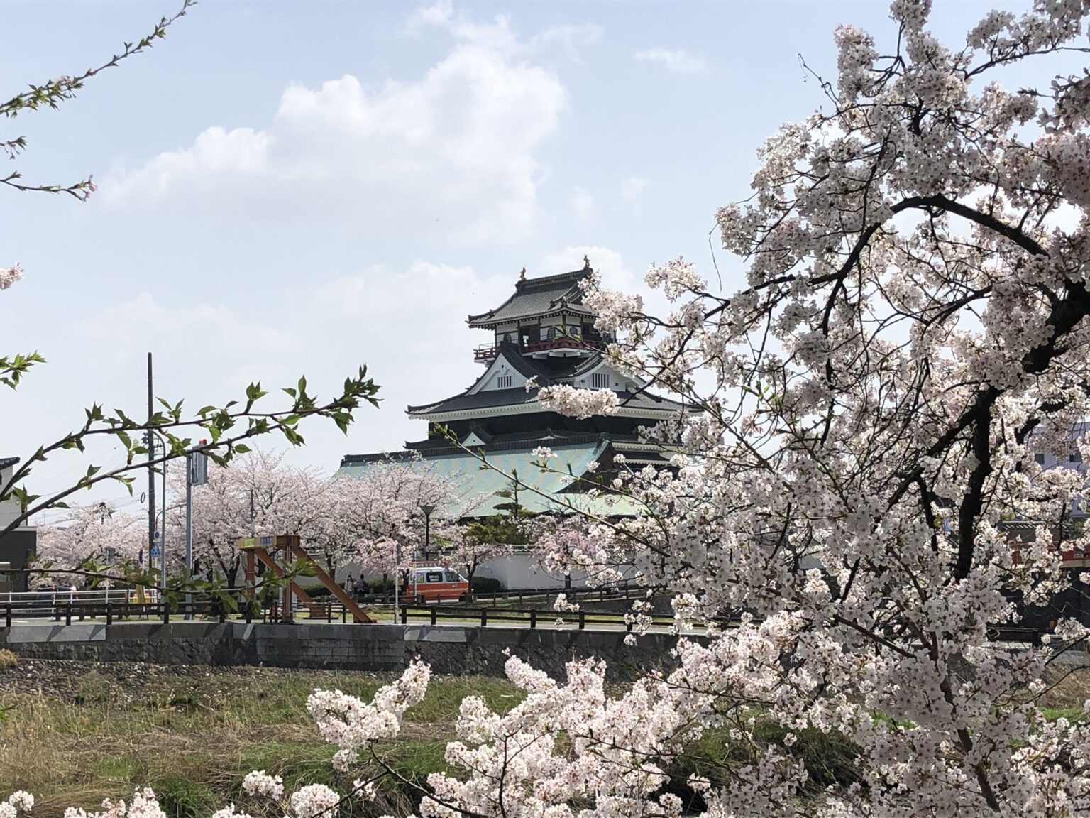 Kiyosu Castle: The Spirited Away–Like Castle Near Nagoya