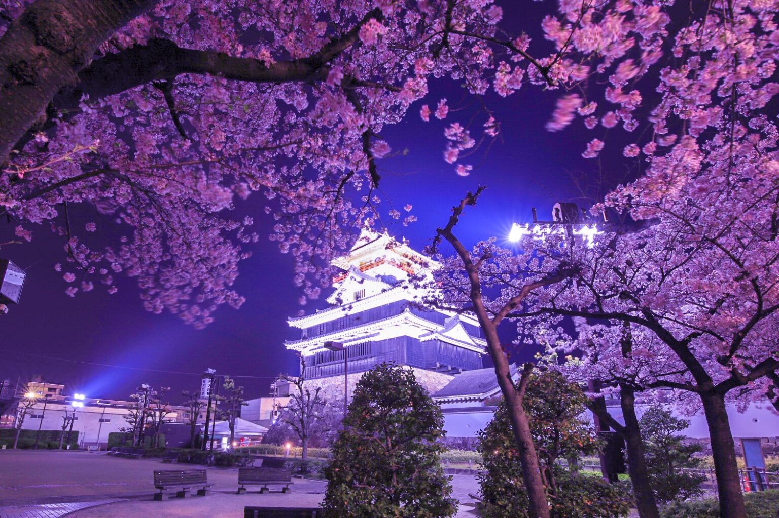 Kiyosu Castle: The Spirited Away–Like Castle Near Nagoya